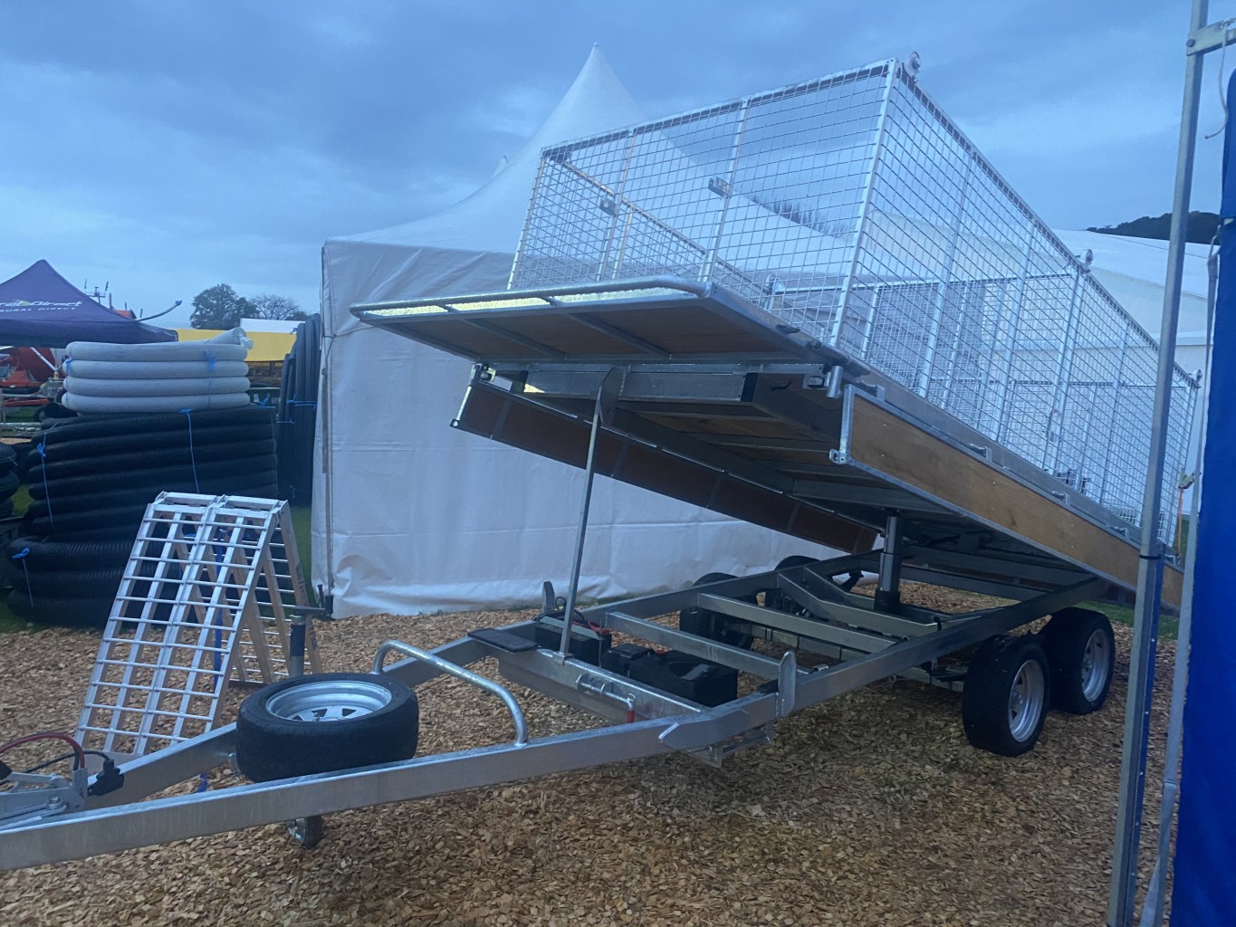 Farm Tip Trailers For Sale NZ | Tipping Trailers | Damel